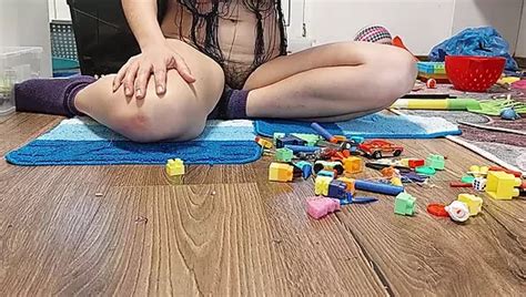 Sexy Milf Hairy Pussy Big Ass Vacuum Cleaner In Naked House Latina With