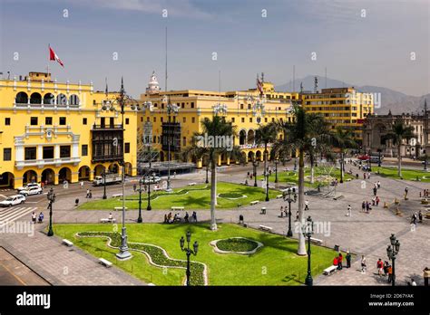 Plaza Mayor And Municipal Palace Plaza De Armas Plaza De Armas De