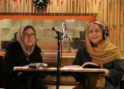 نازنین مهیمنی، در سوینا، کتاب داستان می‌خواند خبرآنلاین