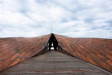 랜드마크의 외관 예술 디자인 태국 사람들과 외국인 여행자를 위한 파산 또는 파산 목조 다리 여행 및 태국 나콘사완의 팍남포 합류 강어귀 차오프라야 강 여행 방문 0명에 대한