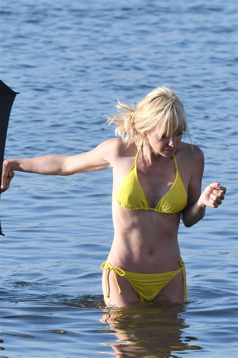 Anna Faris Nude And Sexy 48 Photos The Fappening
