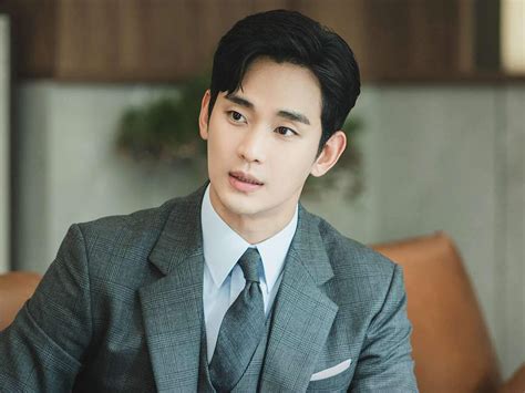 Kim Soo Hyun Plays An Ideal Husband In The First Look Stills Of The K Drama Queen Of Tears