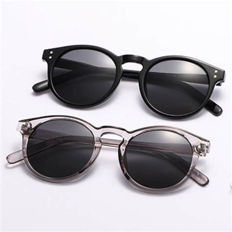 მზის სათვალეები მრავალფეროვანი კოლექცია ყველასთვის