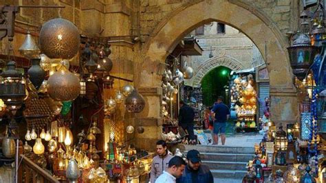 哈利利市场，埃及最大的露天市场物品琳琅满目，不去回去会遗憾