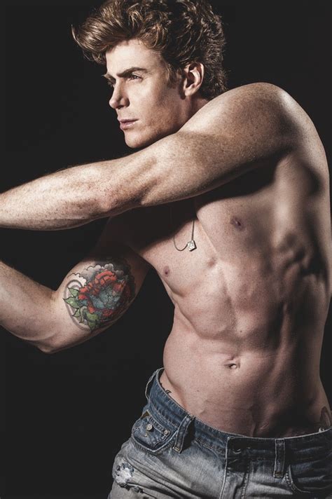 Gabriel Canella De Êta Mundo Bom Exibe Músculos Em Ensaio Quem