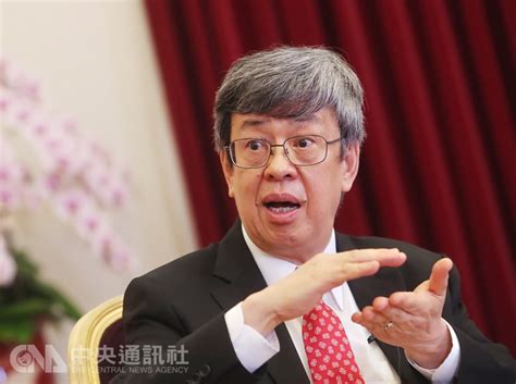 陳建仁：疫苗出現前減少50社交接觸 可過「半正常」生活