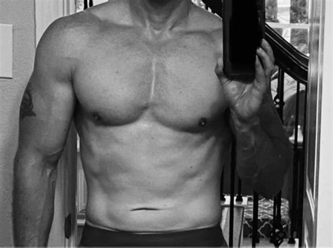 [43] Dadbod Scrolller
