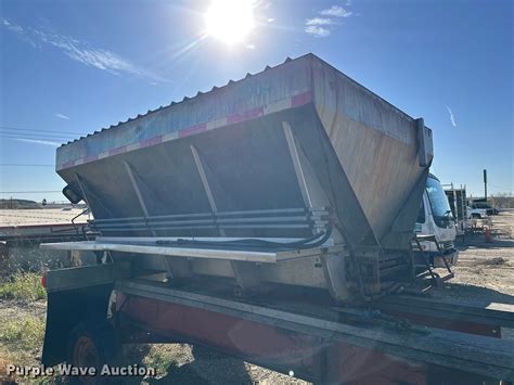 Henderson Chief Spreader In Rochester Mn Item El0065 Sold Purple Wave