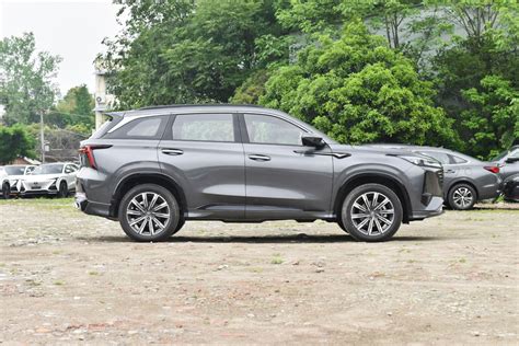 【长安cs75plus第三代 2 0t 尊贵型正侧车头向右水平图片 汽车图片大全】 易车