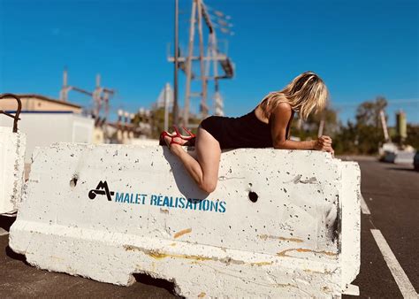 Exhib Outdoor Slut Stepmom Milf Show Her Ass Boob Pussy Pose Nude Pics XHamster