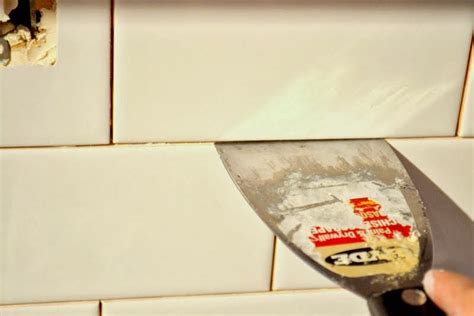 How To Tile A Backsplash Step By Step Guide Ugly Duckling House