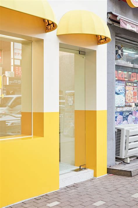 노란색 포인트 귀여운 10평 소형상가 인테리어 업체 Yellow Coffee Shop Cafe Shop Design Cafe Interior Design