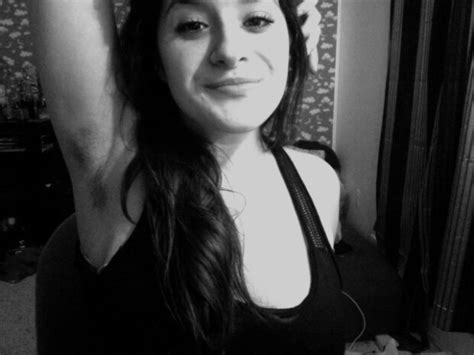 Photo Gallery 3960 Hairypussylicker