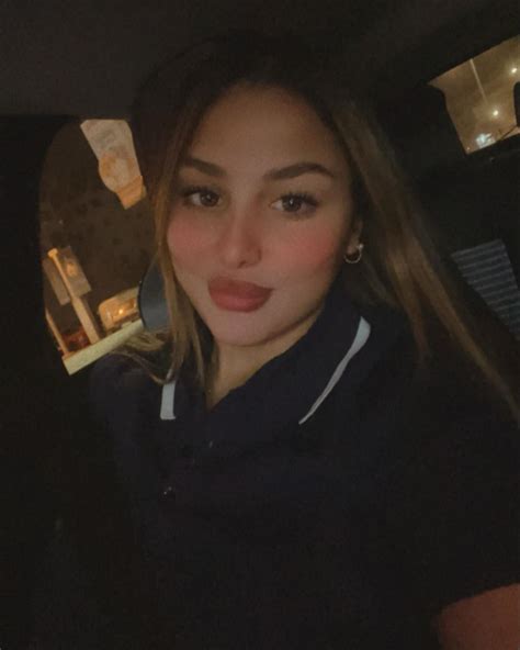 Oumaima Wall • Instagram Photos And Videos