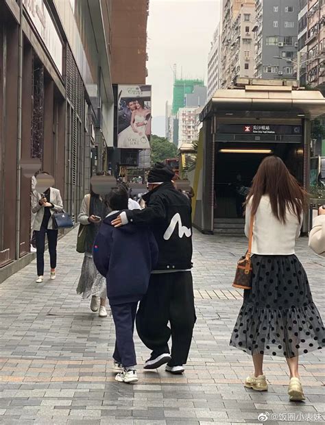王宝强和女友之前也被狗仔拍到过几次同框