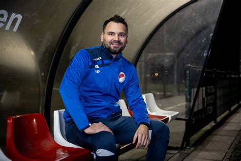 De Assistent Van Tongelre Is Doof Maar Deed Laatst Gewoon Mee Als