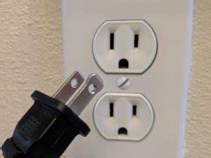 アメリカの電圧は日本と異なるがほぼそのまま使用可その理由と注意点 電圧のちがい日米で電圧は異なるがほぼすべての器具はそのまま使用可