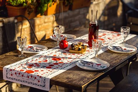 ძველი სუფრა რანერი ბროწეულები თეთრი Veli Store