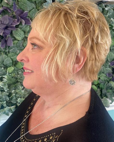 30 Best Hairstyles For Overweight Women Over 40 Artofit