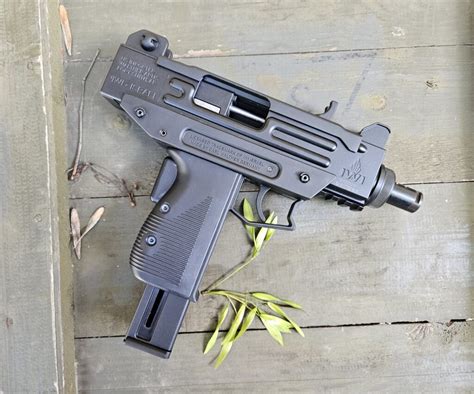 Pistolet Uzi International Kal 22lr Broń Palna Pistolety Rewolwery