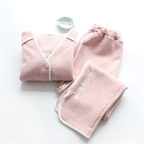 V领女秋冬加厚纯棉空气层家居服套装全棉三层保暖刺绣夹棉睡衣 虎窝淘