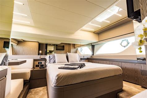 55 Ferretti Yachts 2020 Giulia Discover Yachting