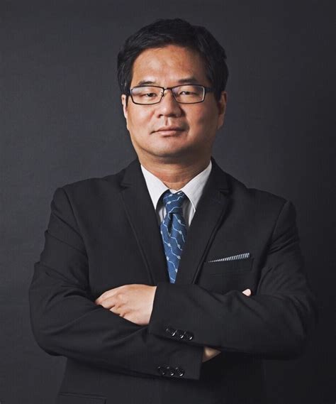 藝術節Logo抄襲林智群你看那個構圖和手指彎曲是不是很像 雲論 ETtoday新聞雲