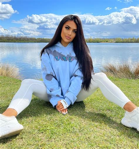 Kate Sharp Biography 26 Photos Age Height Real Name Instagram