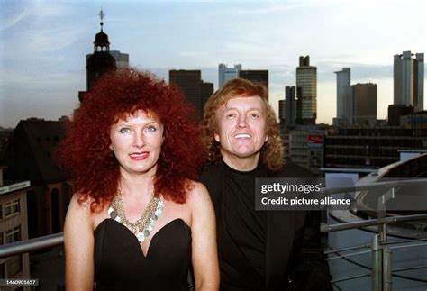 Frank Farian Und Seine Lebensgefährtin Ingrid Segieth Während Der News Photo Getty Images