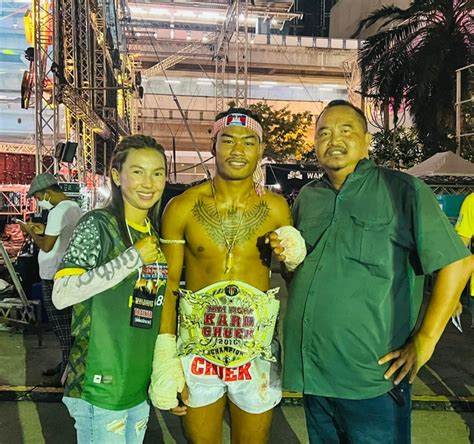 ភរិយាលោកគ្រូ អេ ភូថង សុំចិត្តអ្នកគាំទ្រឈប់ហៅធឿន ធារ៉ា