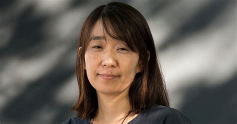 한강 작가 한국인 최초 노벨 문학상 수상에 연예계도 들썩 [st이슈]