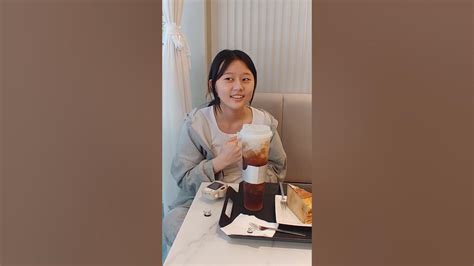 노래 잘하는 척 하는 여중생 Youtube