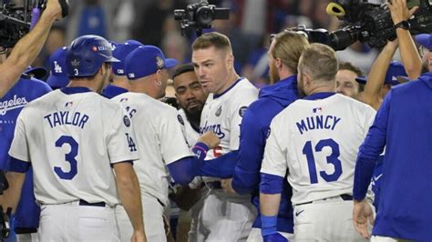 World Series Freddie Freemans Walk Off Grand Slam Gives Dodgers Game 1