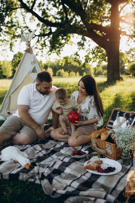 Семейная фотосессия на природе в 2024 г Семейные фотосессии Фотосессия Семейные фото
