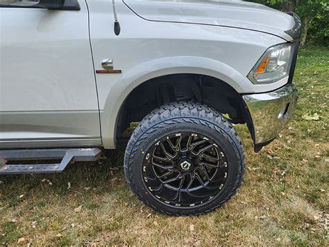 2015 Ram 2500 22x12 Tis Offroad Wheels 35x12 50r22 Yokohama Tires