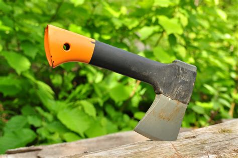 Туристический топорик FISKARS - всегда на поясе