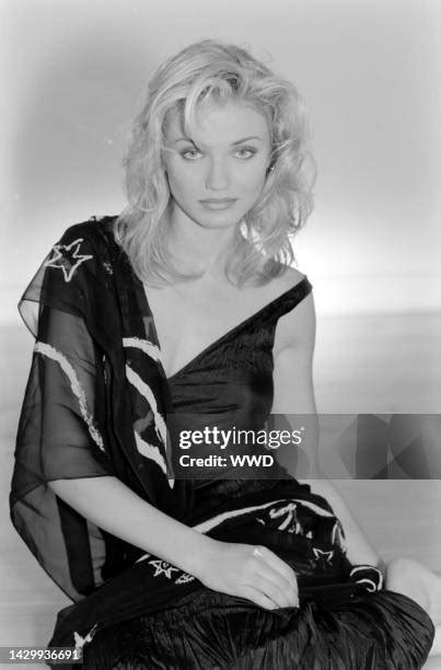 Cameron Diaz The Mask Photos And Premium High Res Pictures Getty Images