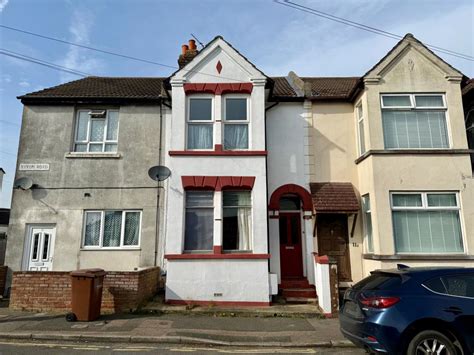 Lot 107 Auction 257 Vacant Property Arranged As Two Flats