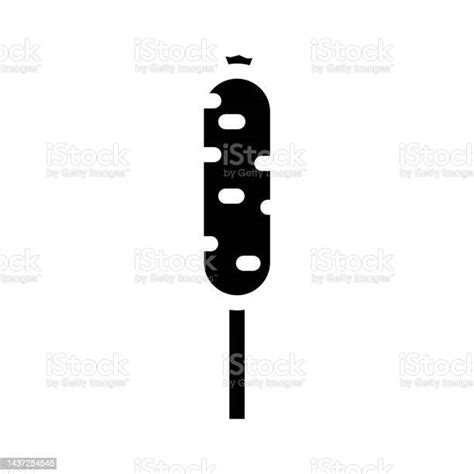 튀긴 소시지 고기 글리프 아이콘 벡터 일러스트 레이 션 고기에 대한 스톡 벡터 아트 및 기타 이미지 고기 구이 굽기 Istock