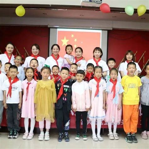 点亮六一共护未来富兴社区卫生服务中心未成年人保护宣传活动 生活 物品 孩子