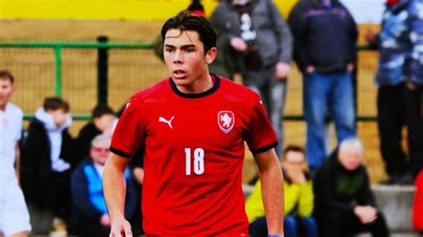 El Hijo De Buffon Marca Su Primer Hat Trick Como Profesional