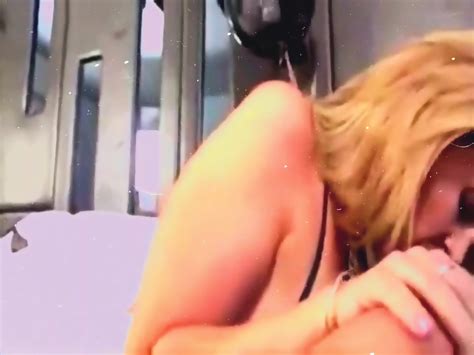 Very Rare To See Lift Her