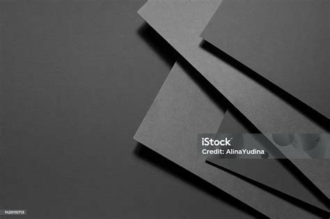 카본 그레이 추상 기하학적 배경과 플라이 직사각형 계단 표면과 하드 라이트의 모서리 카드 포스터 전단지 텍스트 상단보기 복사 공간을위한 풍부한 최소한의 비즈니스 스타일의