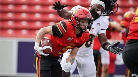 Taylor Young Triumbari Named Cw Athletes Of The Week University Of Calgary Athletics