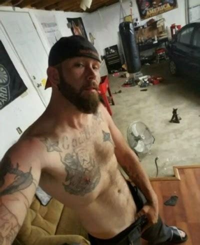 Gay Redneck Alpha Cum Favs Tumblr Com Tumbex