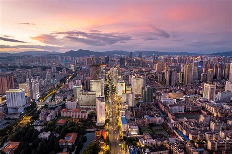 昆明城市CBD昆明市中心夕阳高清图片下载 正版图片502470172 摄图网