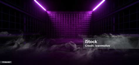 연기 안개 증기 공상 과학 소설 미래 주도 레이저 네온 산업 강철 철사 메쉬 울타리 차고 룸 반사 빈 스튜디오 3d 렌더링에서 빛나는 푸른 보라색 빛 0명에 대한 스톡 사진