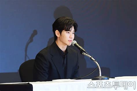 故 김새론 유족 친구 8명 성명서 작성 김수현과 미성년 시절 교제 알고 있어 사건파일24