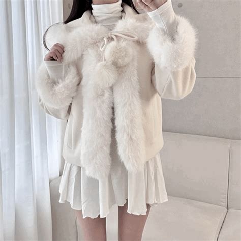 [ 넘예💗 ] 포메 방울 퍼 하프 코트 에이블리