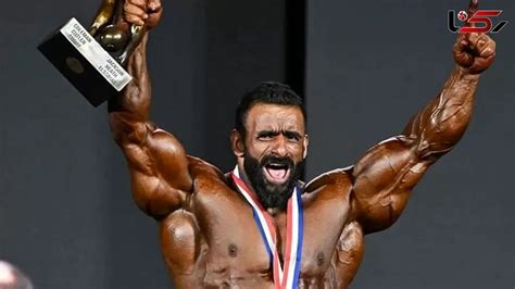 عکس منشوری هادی چوپان با 2 دختر نیمه برهنه ایرانی